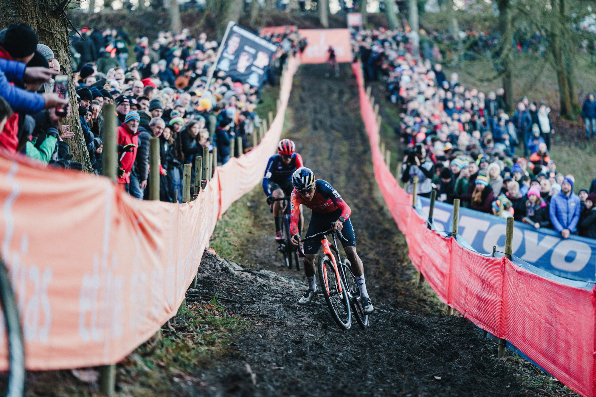 Pidcock Triumphs in World Cup Comeback | Flanders Classics