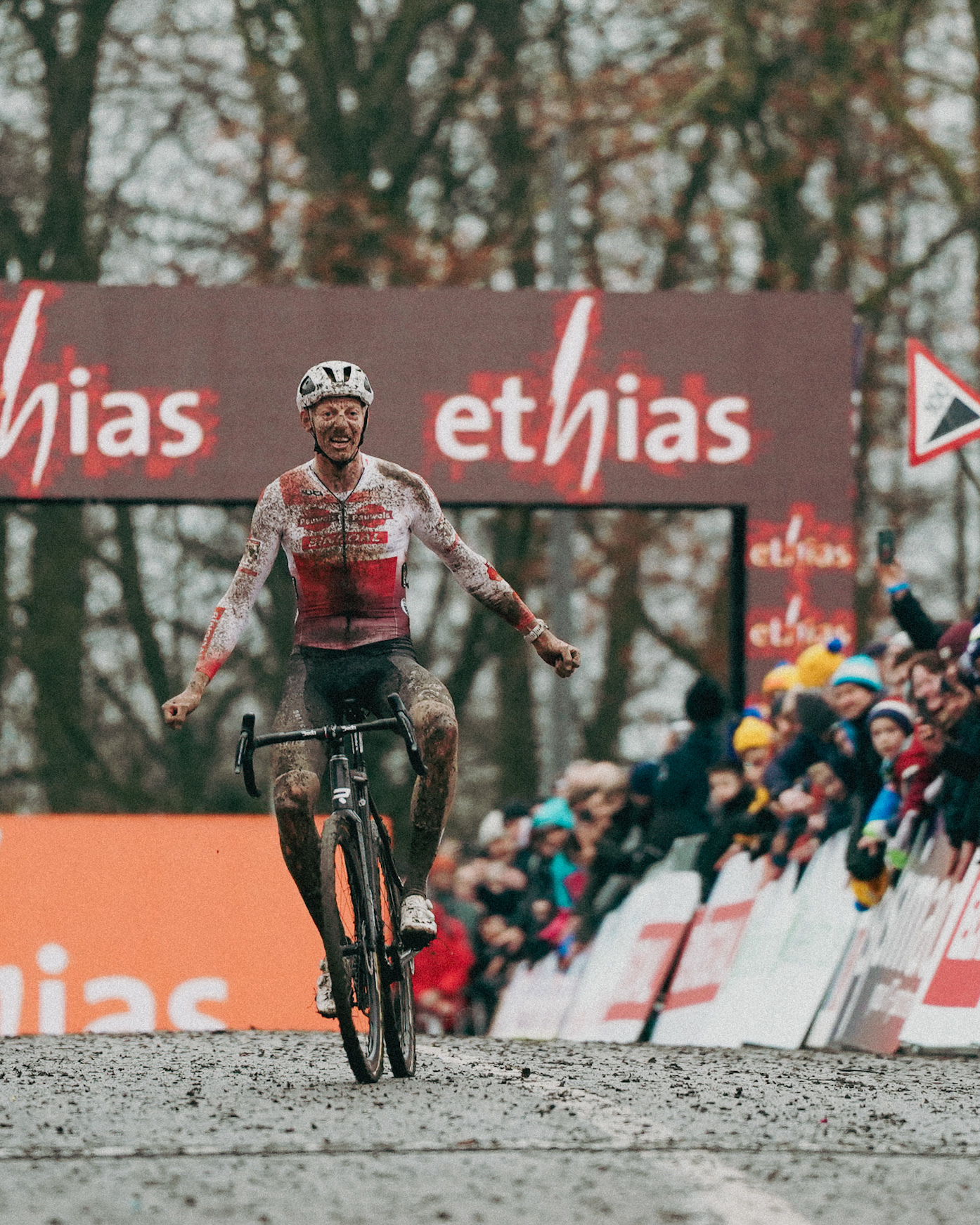 Vanthourenhout strengthens his lead in the World Cup after winning in ...